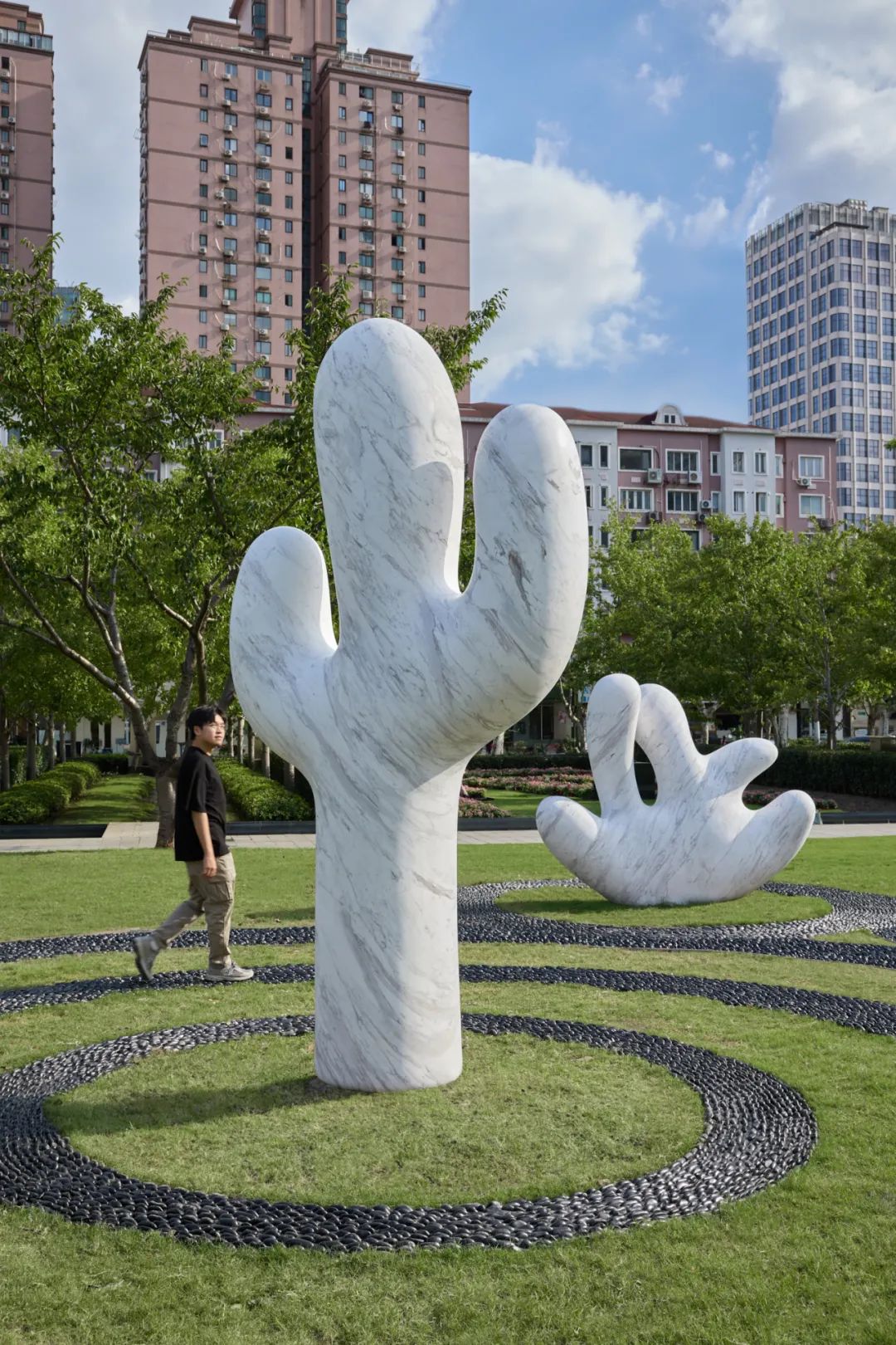 “空间协奏”奏响！2024中国·上海静安国际雕塑展开幕，精彩抢先看